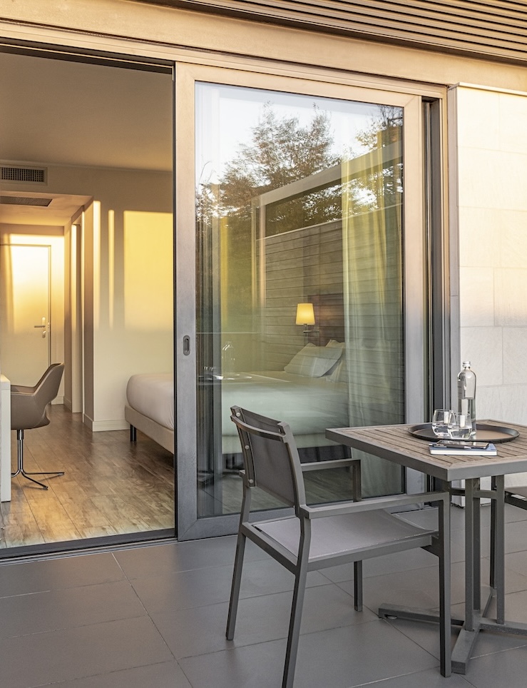 Design Architecture - Move Hotels